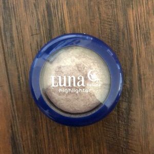Makeup | Luna By Luna Highlighter | Poshmark